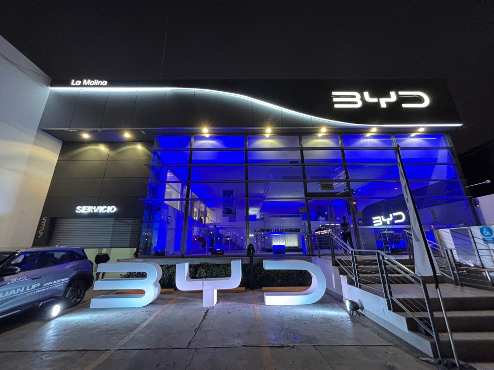 BYD inaugura Flagship Store en Camacho y presenta el modelo Yuan UP ...